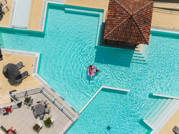 Swimming pool, water park and slides at Berrua campsite - Pays basque