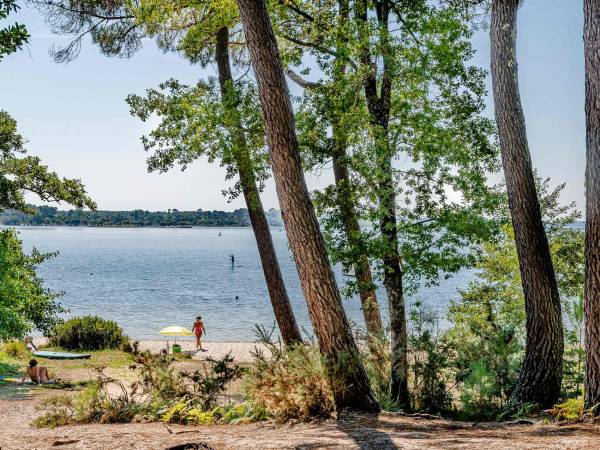 Discover the bathing area at the Domaine Les Oréades campsite