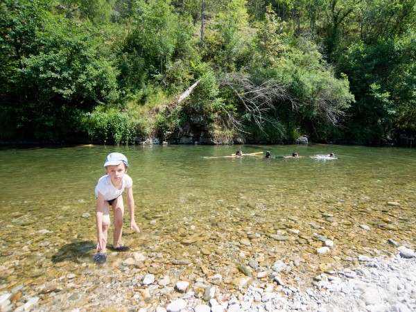 Découvrez la baignade au camping Nature et Rivière