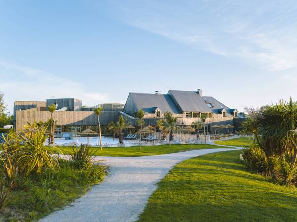 Discover the water park and swimming pool at Portland campsite in Port ...