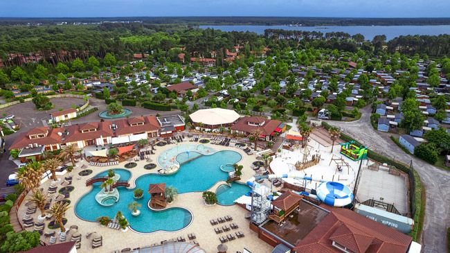 Camping Aquitaine Au Lac de Biscarrosse ***** Parentis en Born Landes | Yelloh Village