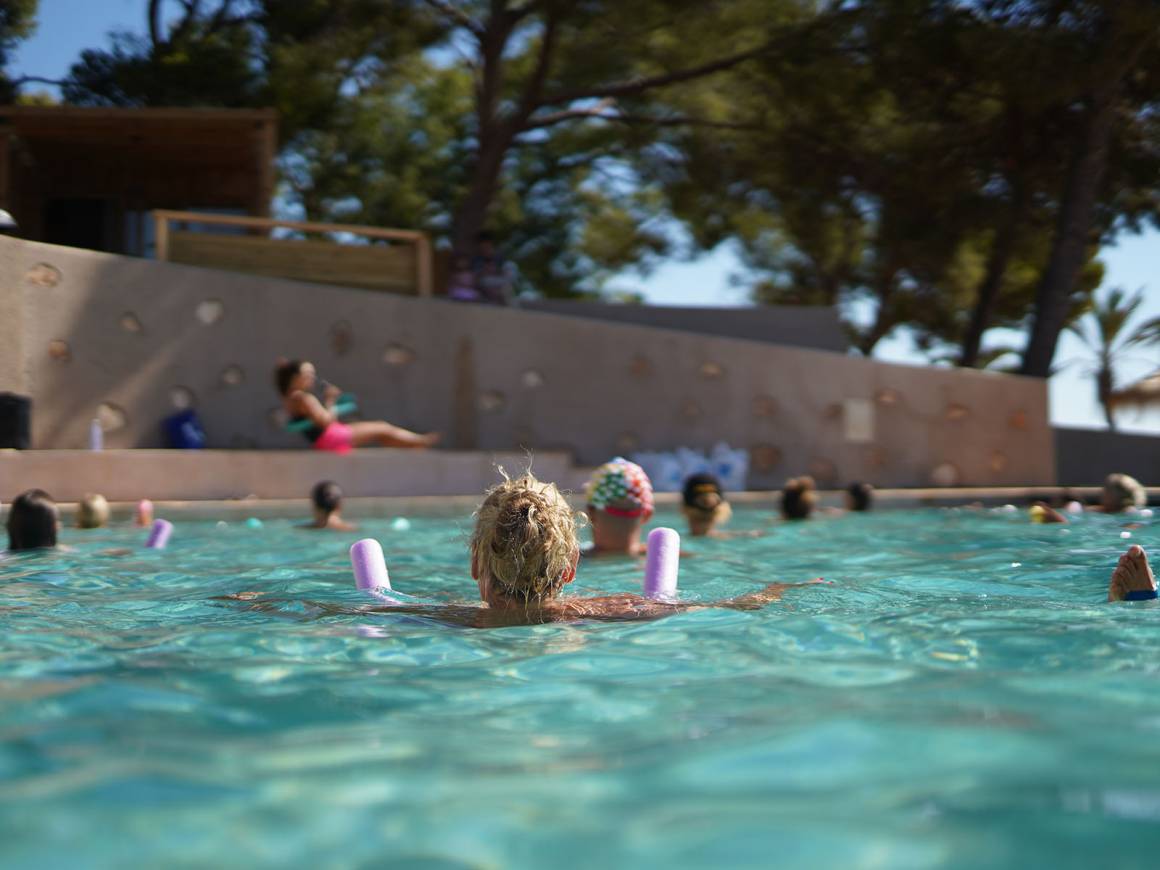 Entdecken Sie den Pool und den Wasserpark auf dem Campings Alfacs an der Costa Dorada