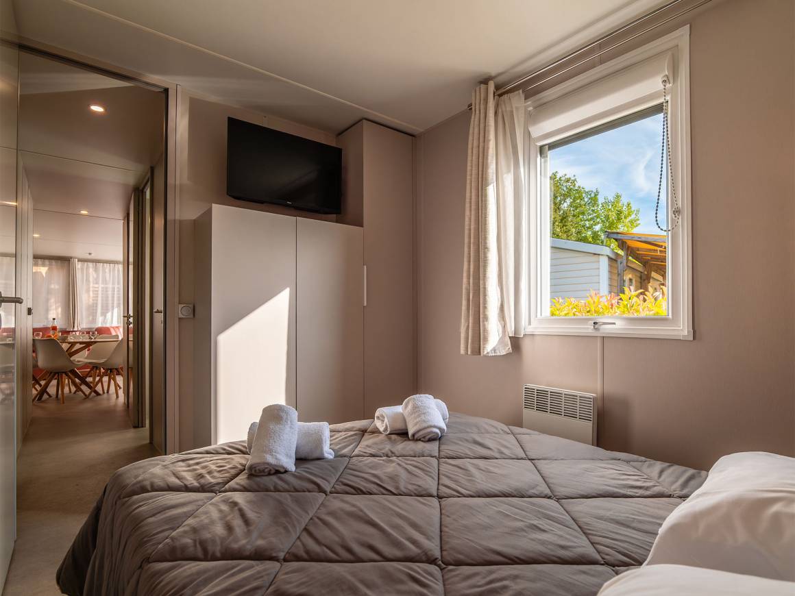 Mobil-home Le Patio 12 personnes 6 chambres avec piscine privative - Ruoms
