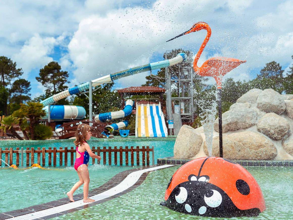 Camping Aquitaine Au Lac de Biscarrosse ***** Parentis en Born Landes | Yelloh Village