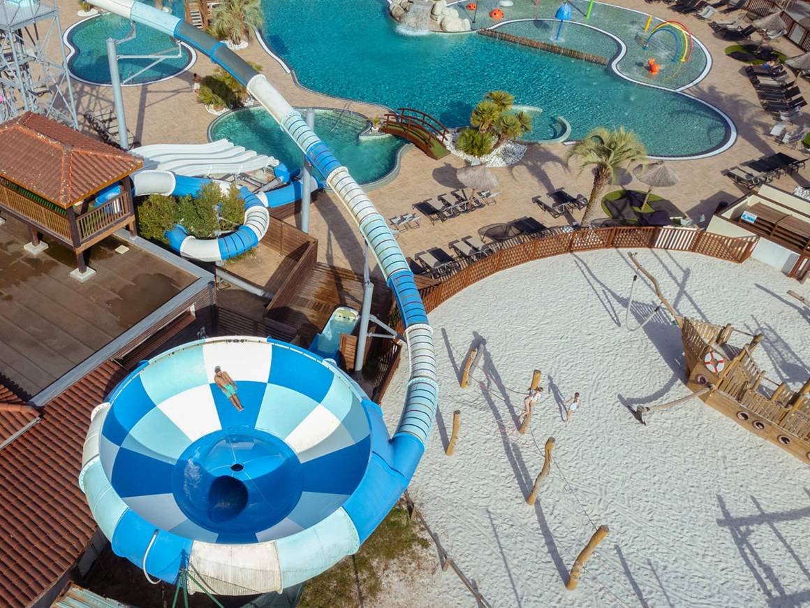 Entdecken Sie den Pool und den Wasserpark in Parentis en Born