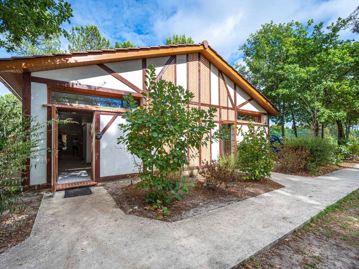 Emplacement camping 3 fleurs - Parentis en Born