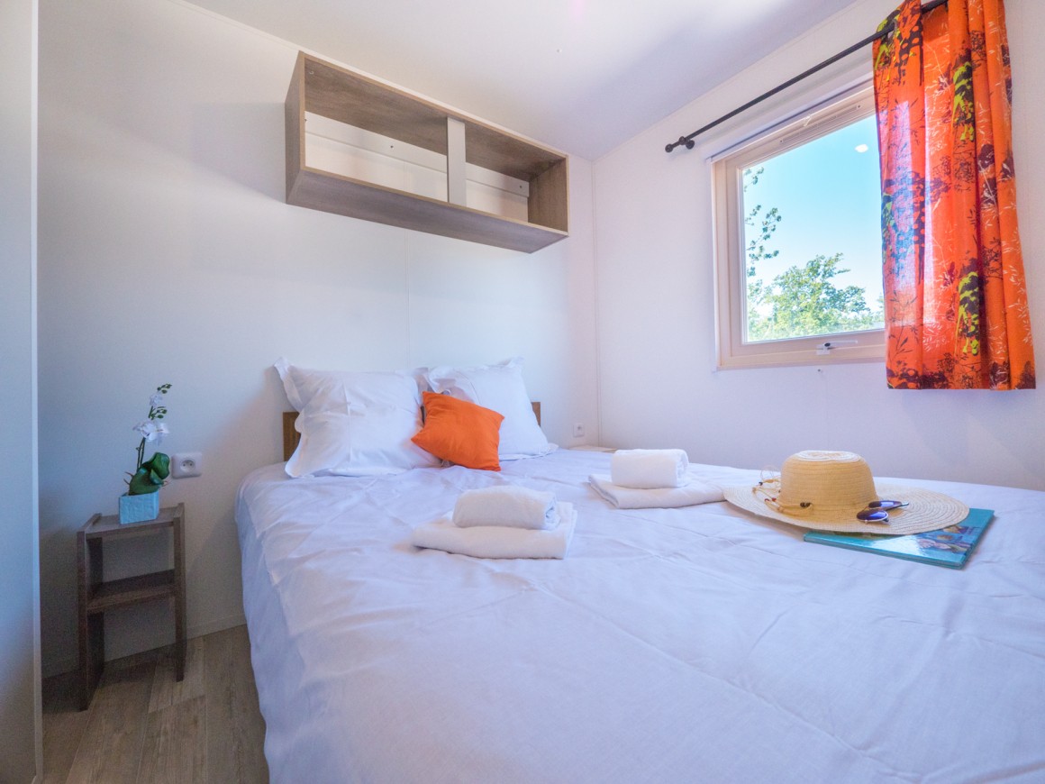 Mobil home 4 personnes 2 chambres climatisé(e) 3 fleurs - Parentis en Born