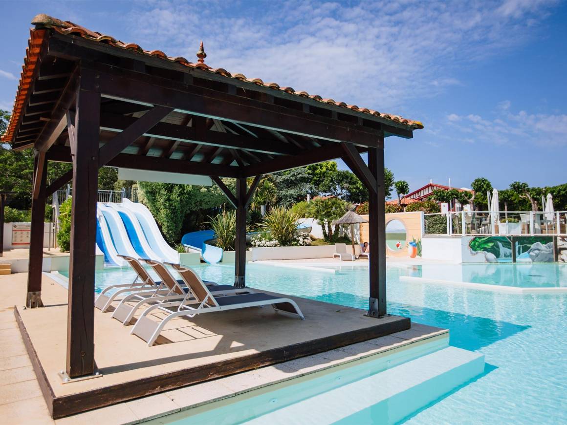 Zwembad, waterpark en glijbanen op camping Berrua - Pays basque