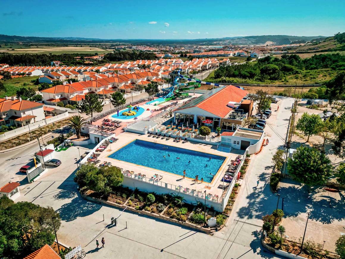 The indoor swimming pool and water park at the Colina do Sol campsite ...