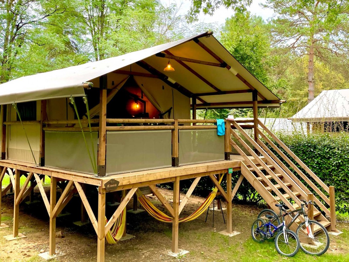 Tente meublée Lodge Montignac 5/6 personnes 2 chambres - Calviac-en ...