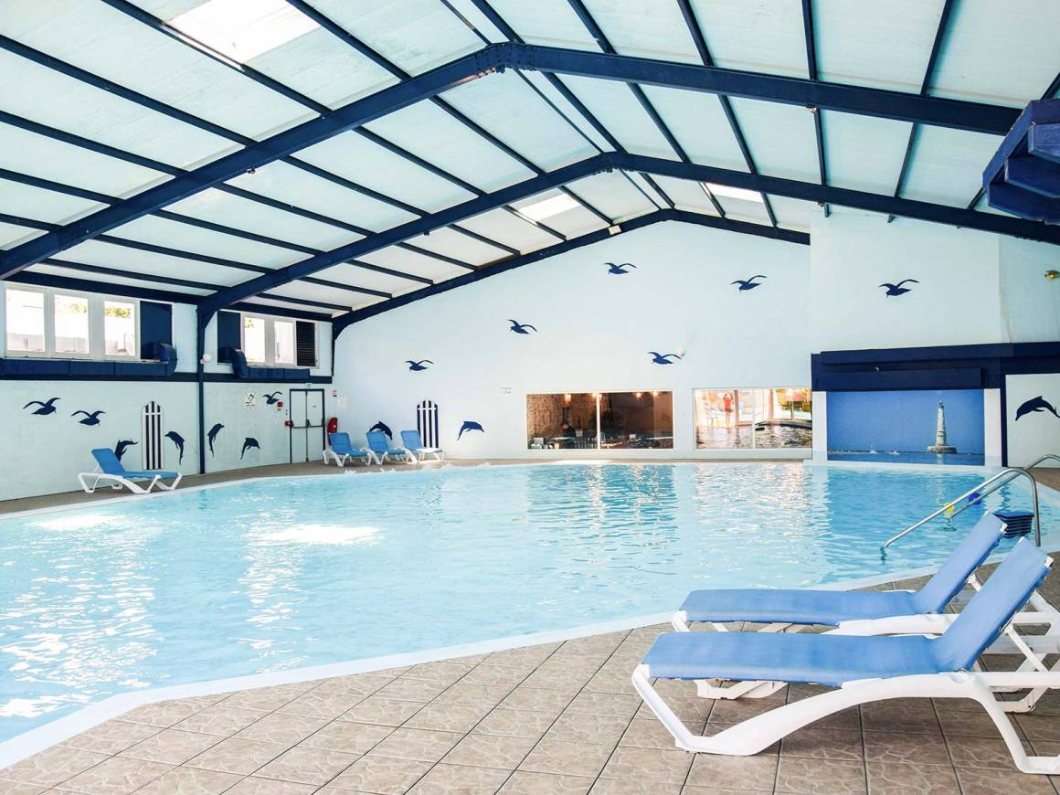 Discover the Swimming Pool at the Domaine Les Carrelets campsite