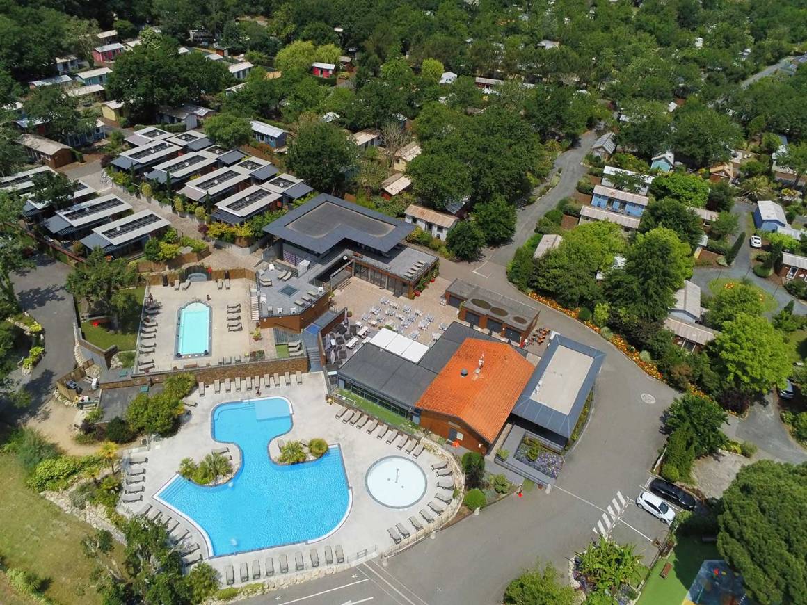 Découvrez l’espace baignade du camping Domaine Les Oréades