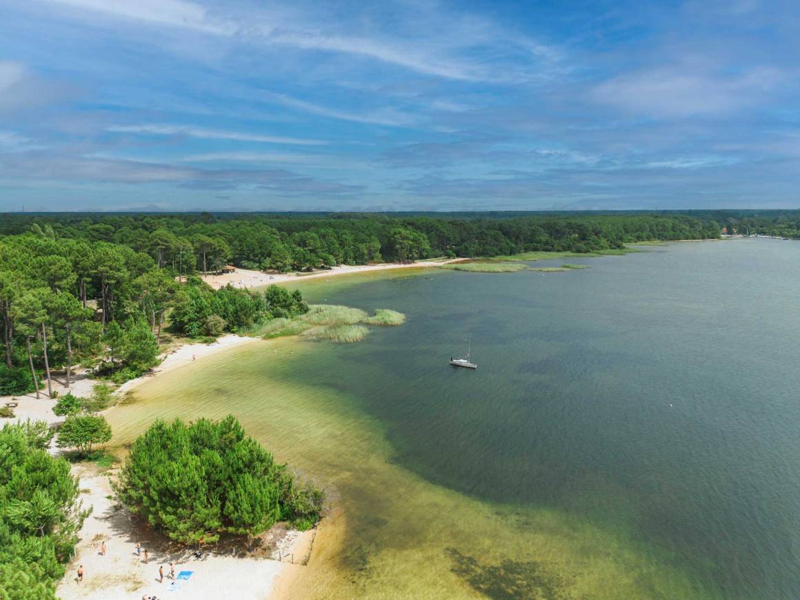 Discover the bathing area at the Domaine Les Oréades campsite