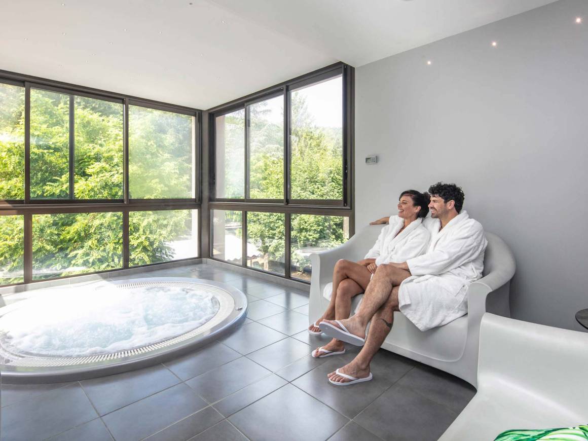 Découvrez le Spa et Balnéo du camping Domaine Les Ranchisses en Ardèche