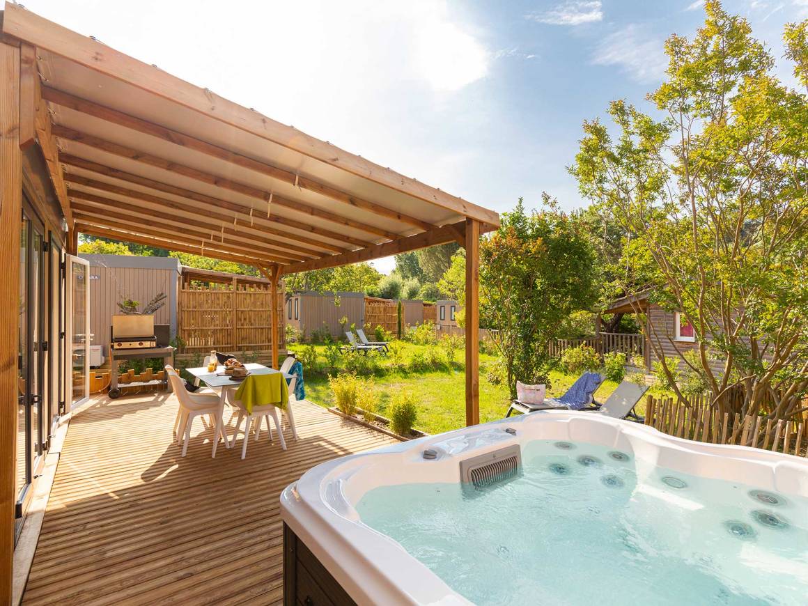 Camping Rhône-Alpes Domaine Provençal **** Dieulefit Drôme | Yelloh Village