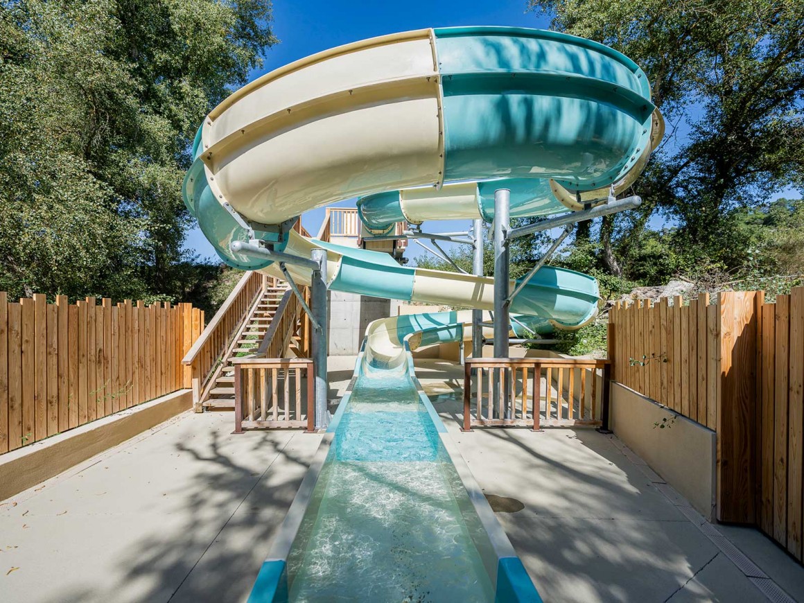 A bathing area for all the family at the camping Douce Provence