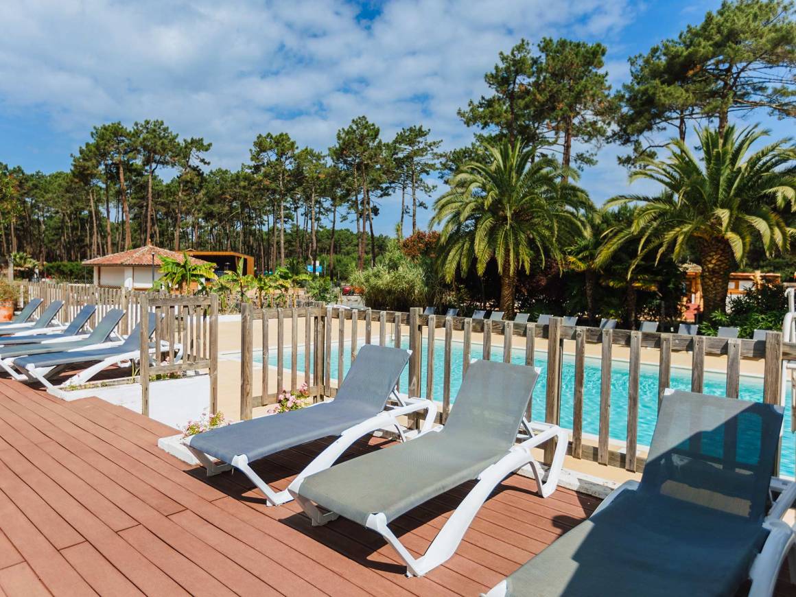 Discover the water park and swimming pool at Eurosol campsite in the Landes
