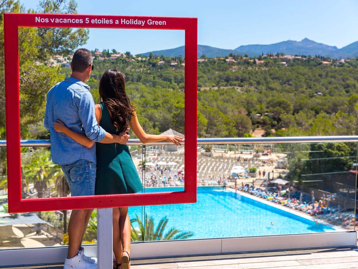 Découvrez l’espace baignade du camping Holiday Green, à Fréjus