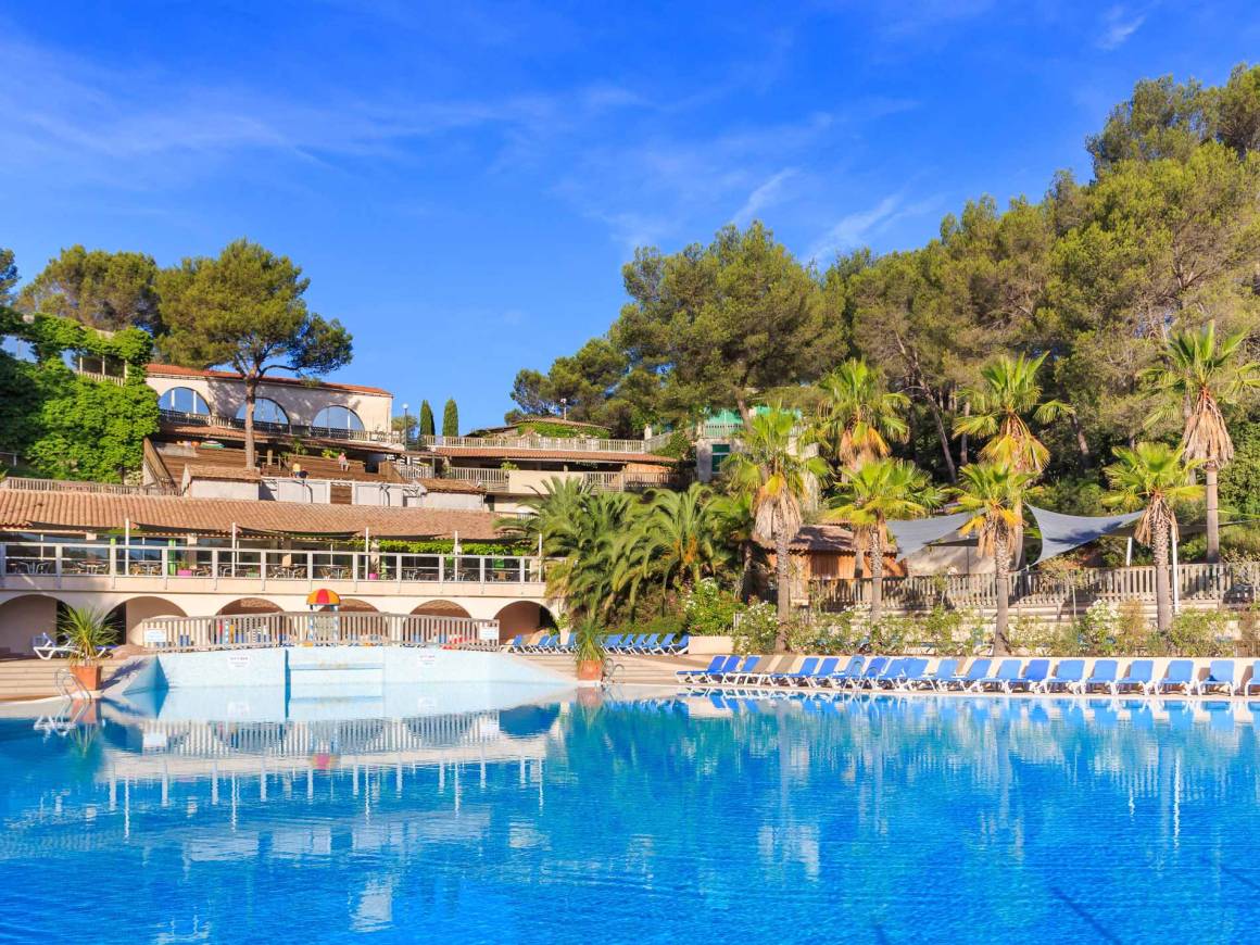 Découvrez l’espace baignade du camping Holiday Green, à Fréjus