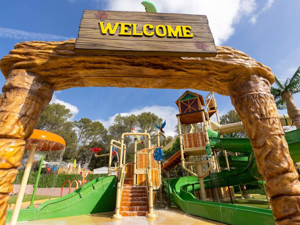 Ontdek het zwemparadijs van camping Holiday Green in Fréjus