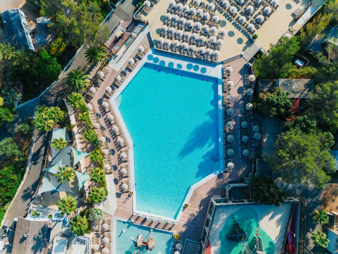 Découvrez l’espace baignade du camping Holiday Green, à Fréjus