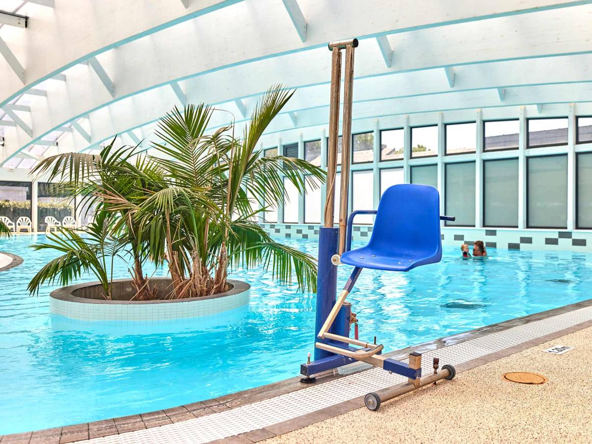 Water park in Fouesnant: heated pool at L'Atlantique campsite