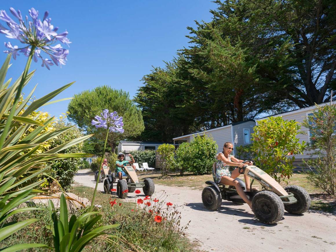 Ontdek de services die het hele seizoen beschikbaar zijn op camping Le ...