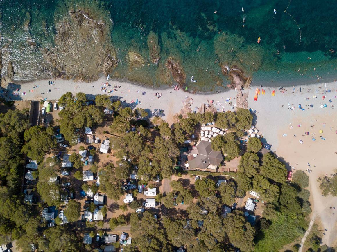 Camping Provence-Alpes-Côte d’Azur La Plage du Dramont **** Agay-Saint ...