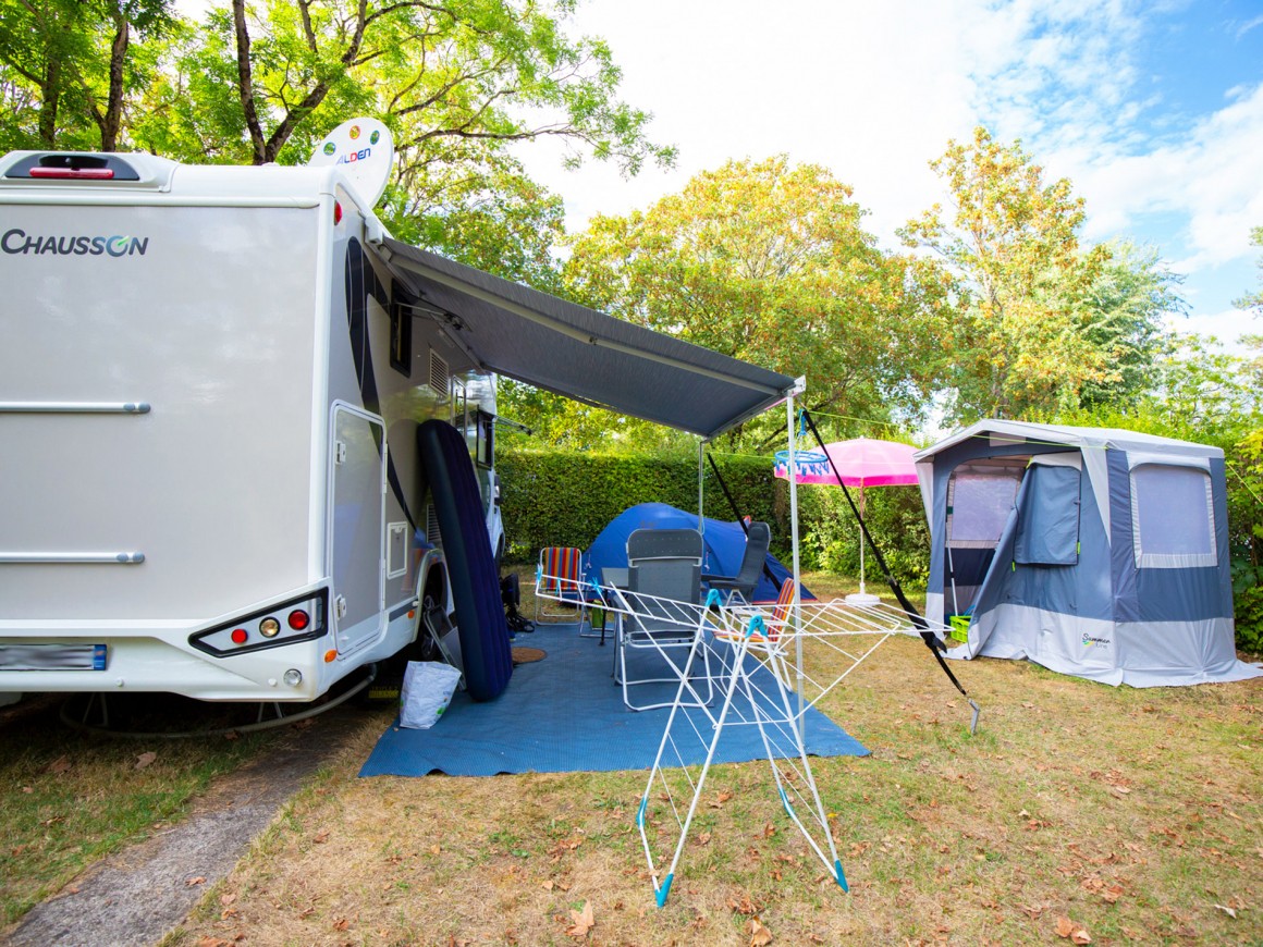 Kampeerplaatsen 2 bloemen - La Roche-Posay