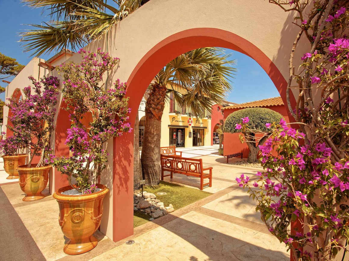 Camping Languedoc-Roussillon Le Brasilia ***** Canet-Plage-en ...