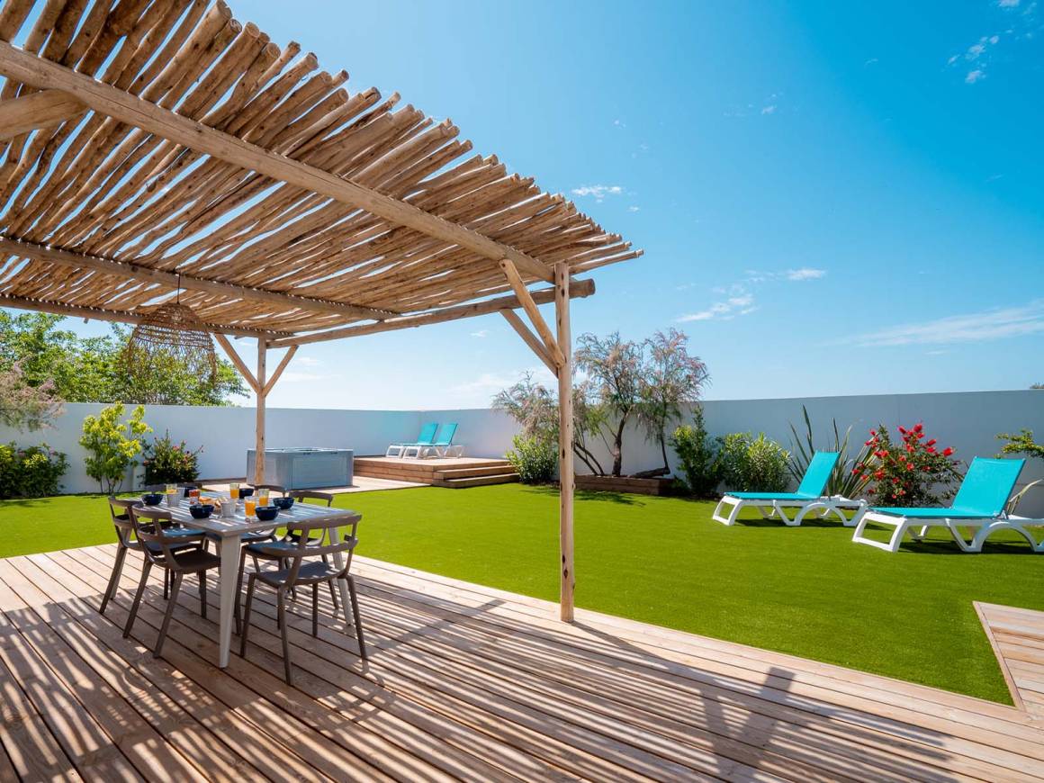 Apartment Mas Julia 6 people 3 bedrooms air-conditioned Premium Garden ...