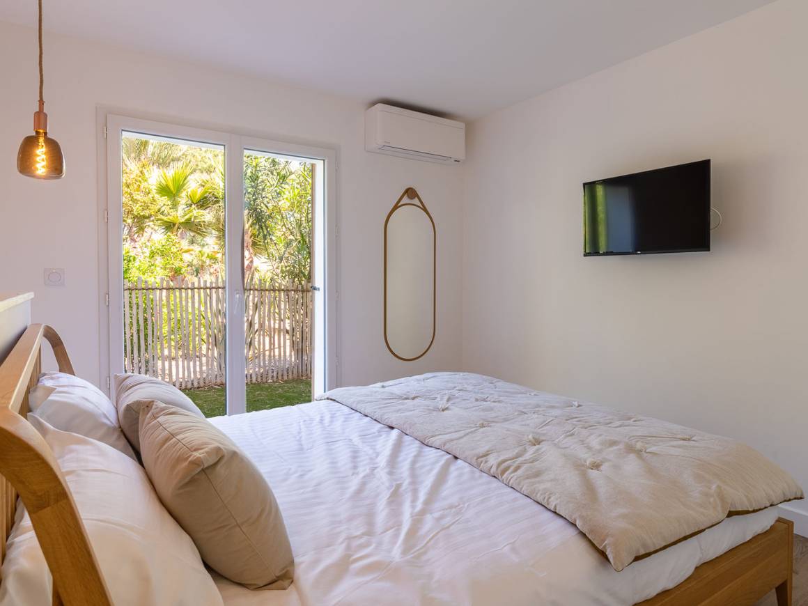 Apartment Mas Julia 6 people 3 bedrooms air-conditioned Premium Garden ...
