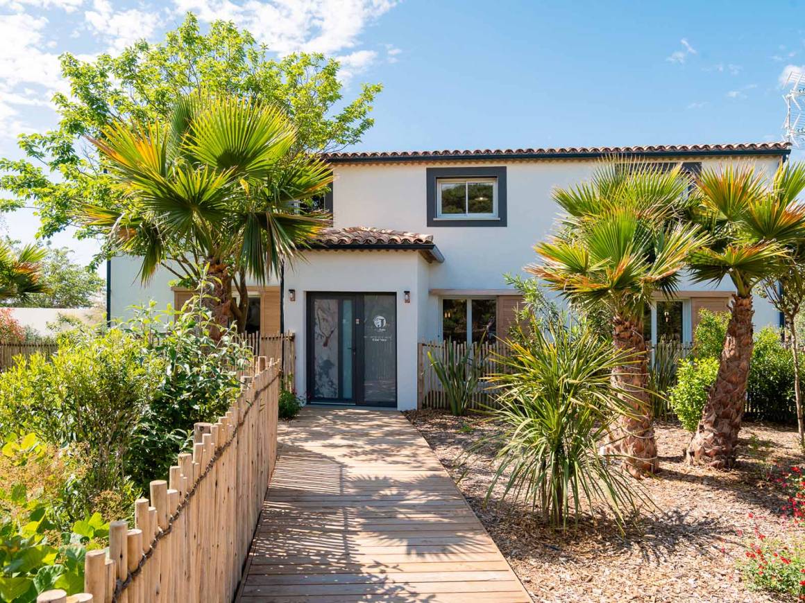 Apartment Mas Julia 6 people 3 bedrooms air-conditioned Premium Sea ...