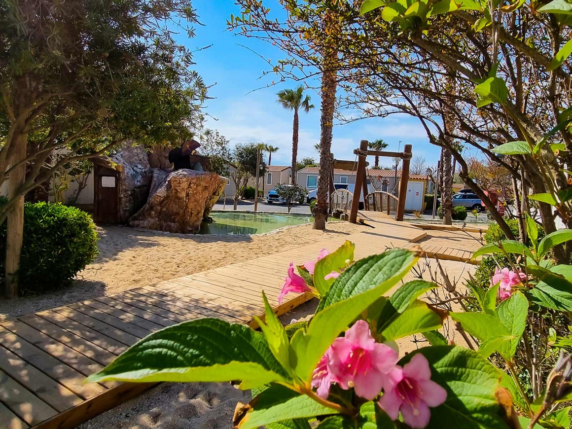 See the areas at Yelloh! Village Le Club Farret