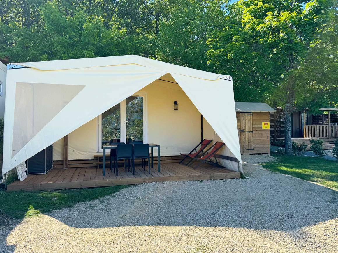 Furnished tent Coco Sweet 4 people 2 bedrooms air-conditioned 2 flowers ...