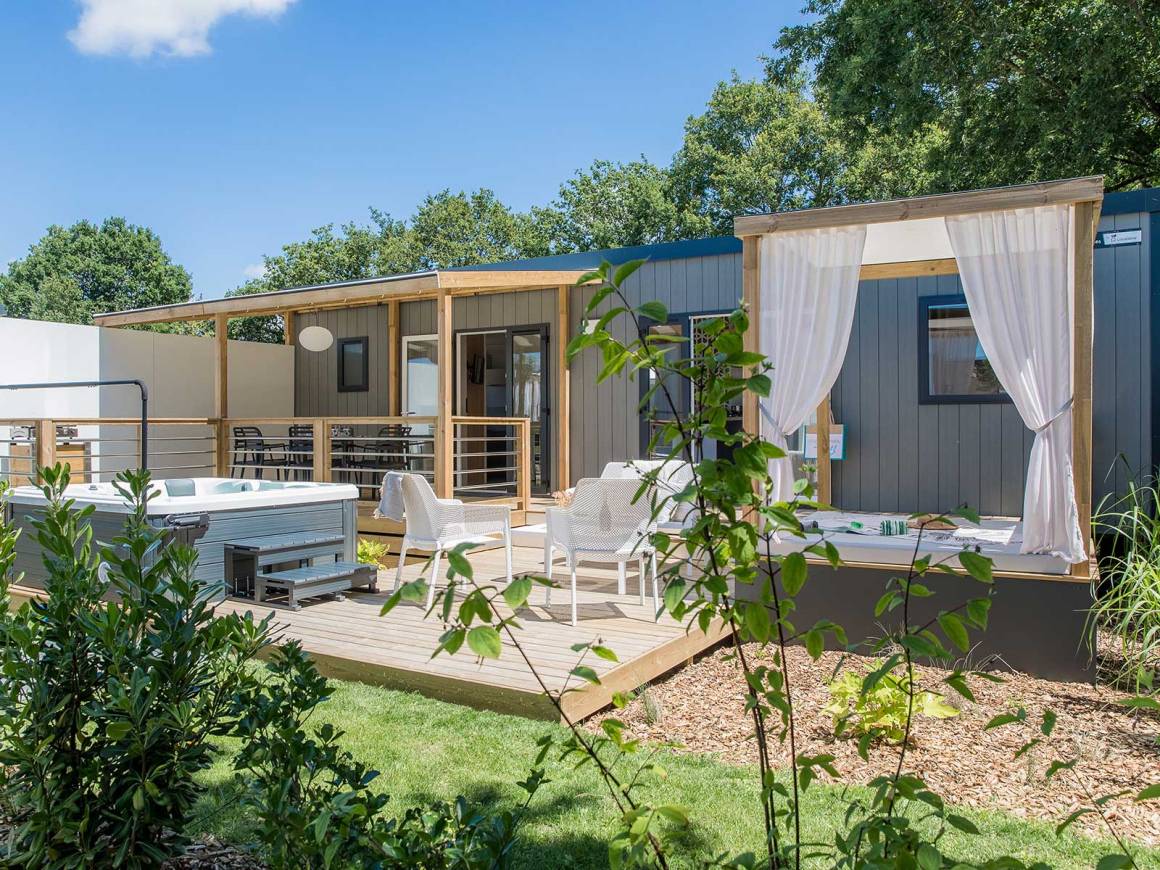 The areas at the Yelloh! Village Le Pin Parasol, the Vendée