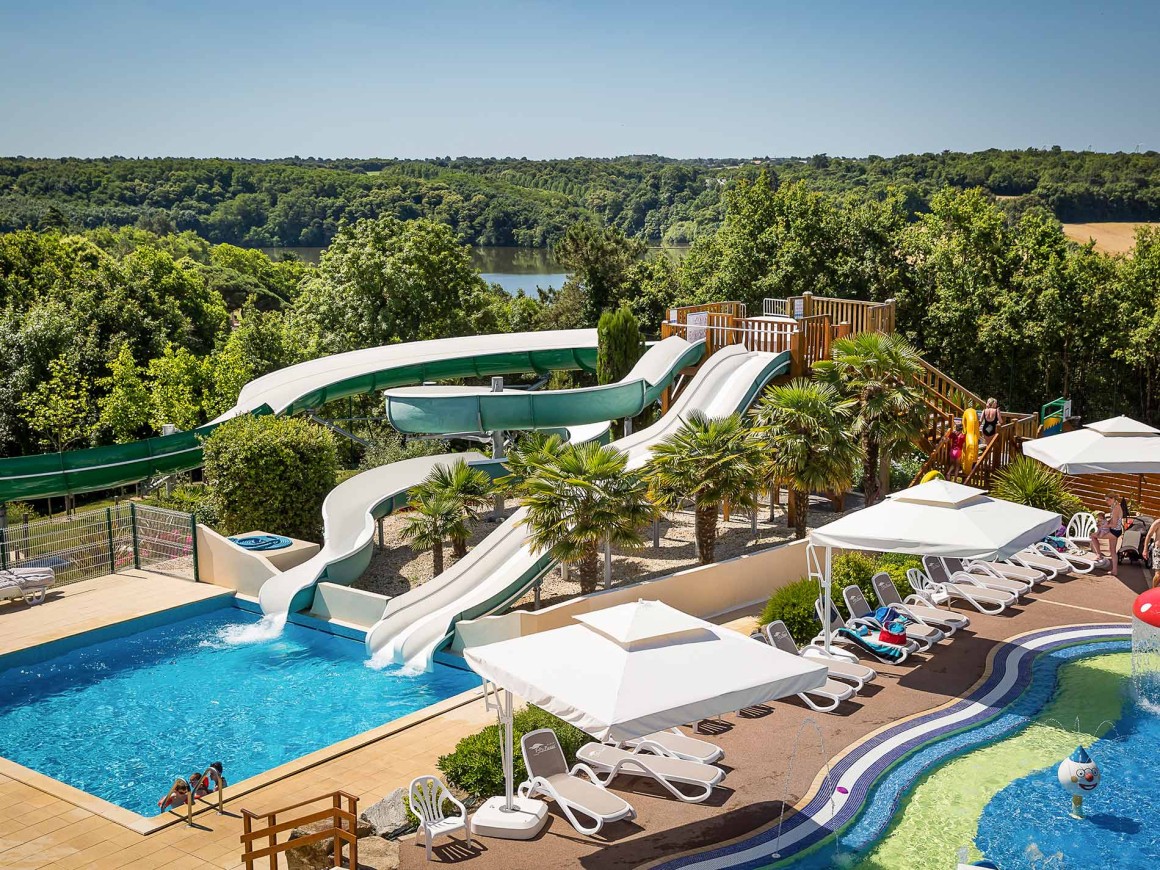 Scopri il parco acquatico del campeggio Le Pin Parasol