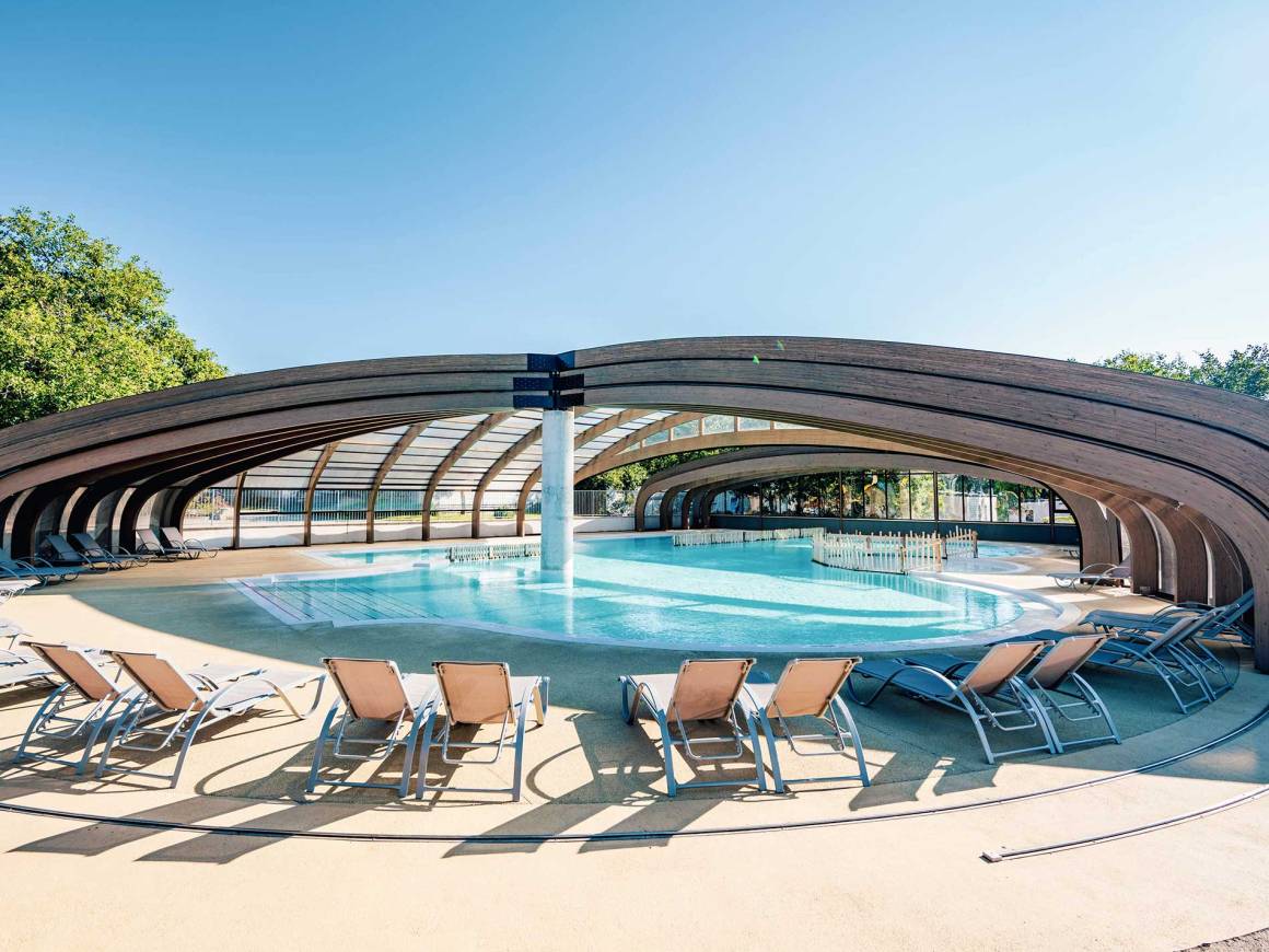 Discover the pool and Aquatic Park at Le Ranc Davaine campsite in Ruoms