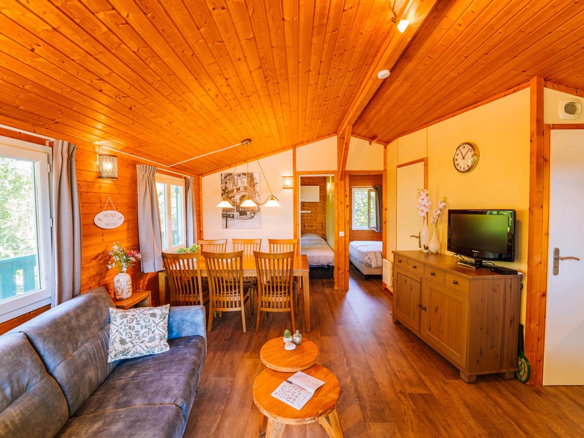 Chalet Lilas 4 personnes 2 chambres climatisé(e) 4 fleurs - Roquelaure