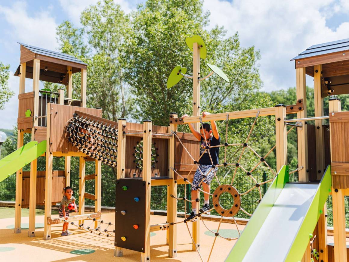 Camping Rhône-Alpes Les Bois du Châtelas **** Bourdeaux Drôme | Yelloh ...