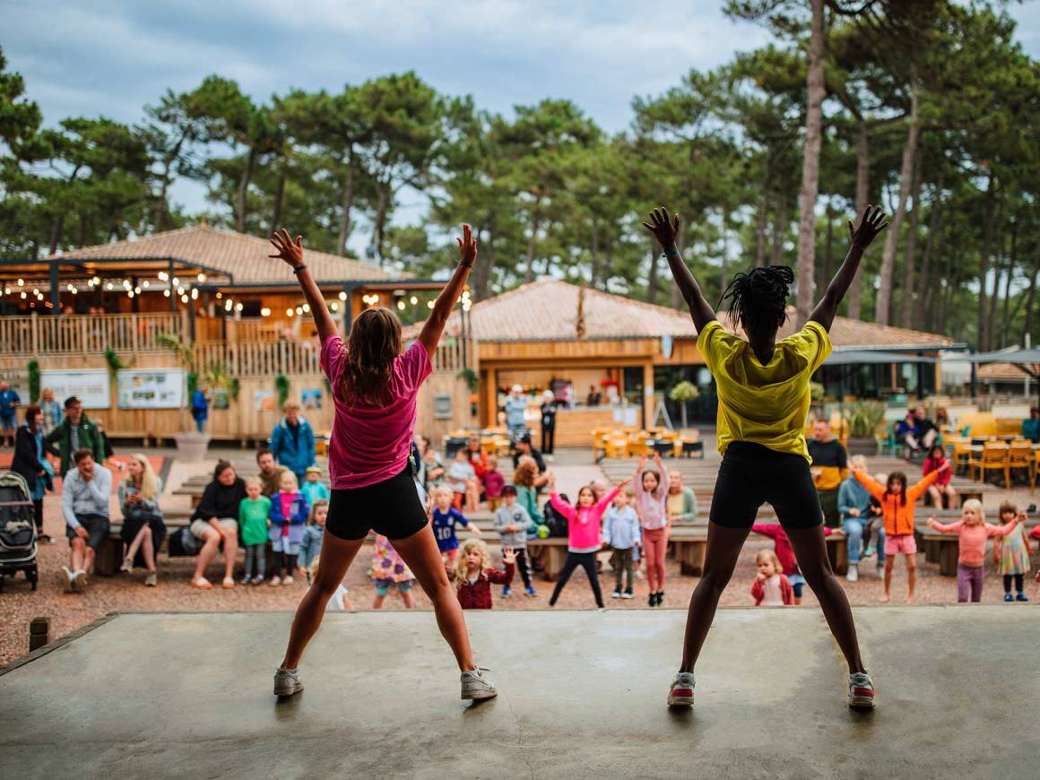 Camping pour enfants et ados : village Les Grands Pins