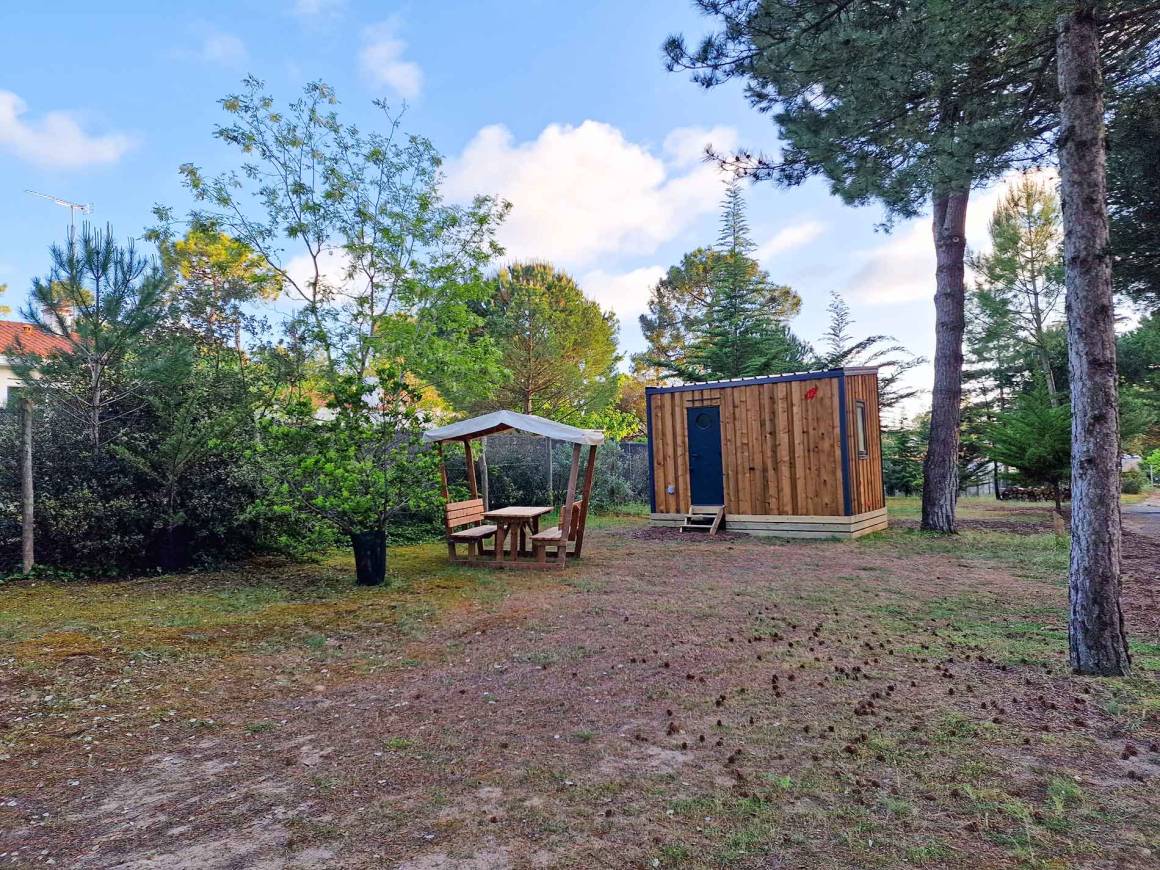 Parcela de camping 4 flores con aseo privado - Saint-Jean-de-Monts