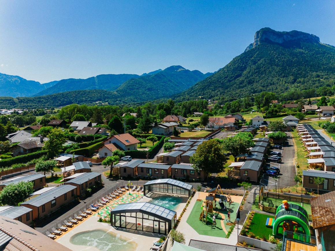 Discover Lo Velâjo campsite's swimming pool in Annecy