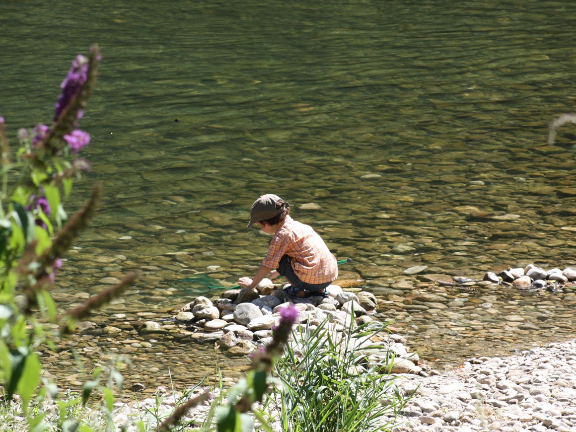 Uw kinderen zullen hun verblijf op camping Nature et Rivière geweldig ...