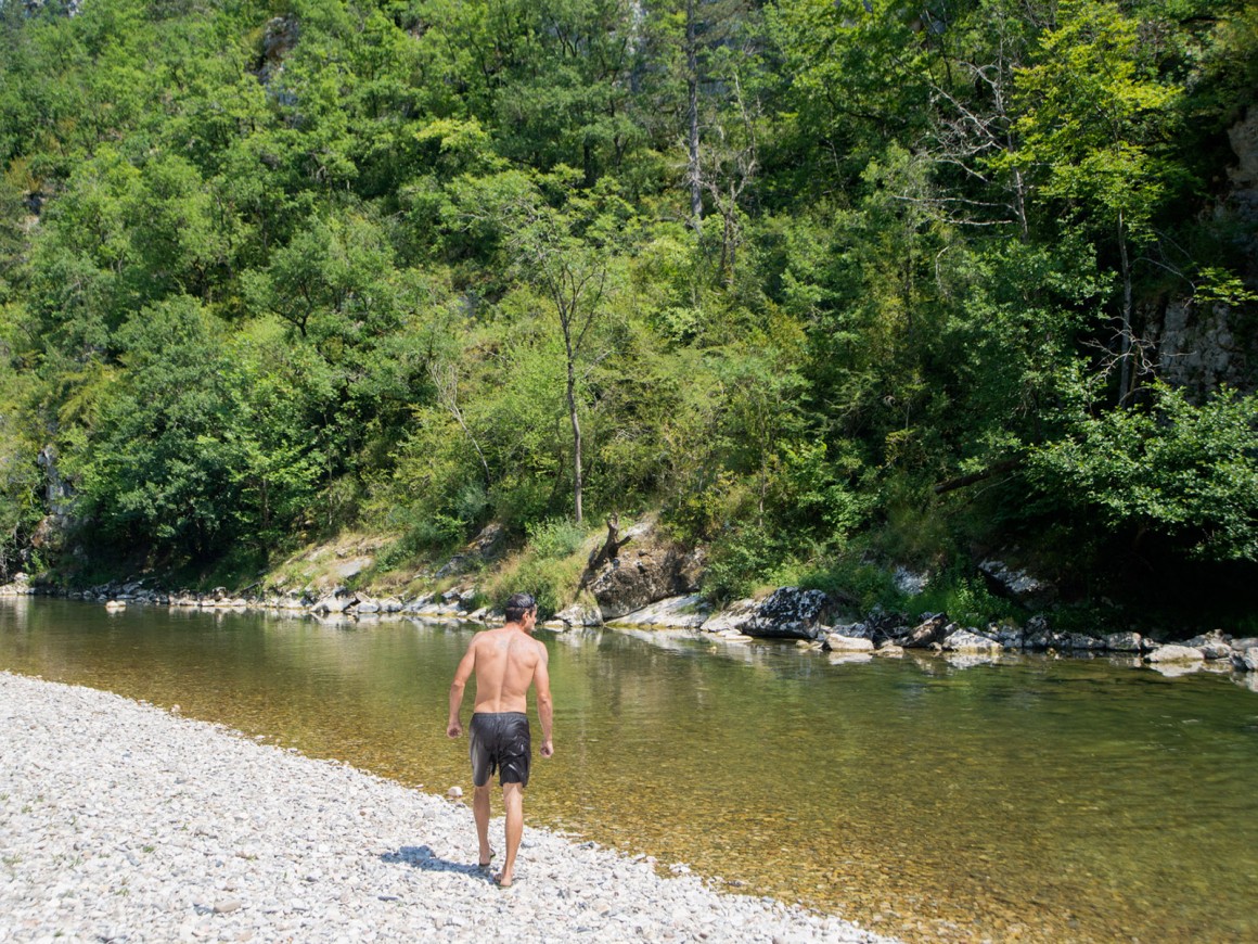 Découvrez la baignade au camping Nature et Rivière