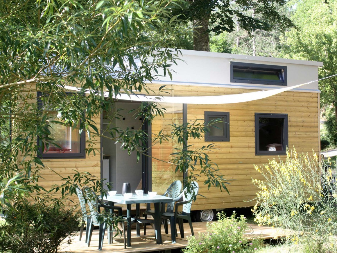 Mobil home 4 personas 1 habitación 2 flores + altillo con vistas al río ...