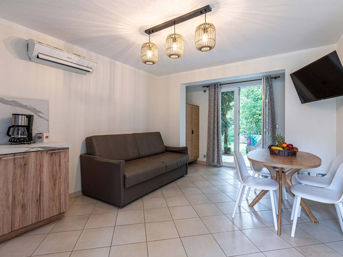 Maison de vacances T2 2/4 personnes 1 chambre climatisé(e) 4 fleurs - Ghisonaccia