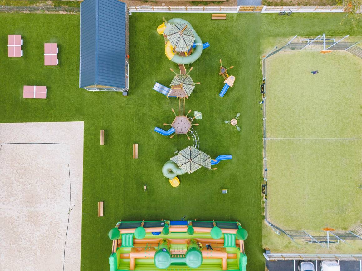 Discover the water park and swimming pool at Portland campsite in Port ...