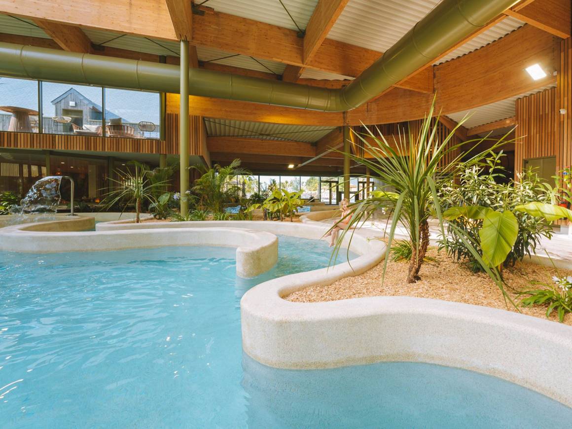 Discover the water park and swimming pool at Portland campsite in Port ...