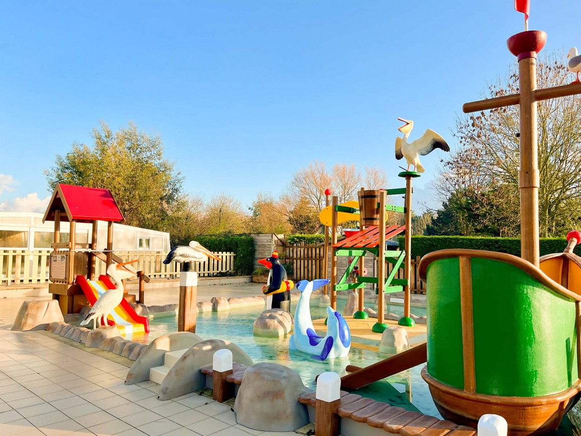 Discover the bathing area at the Portland campsite